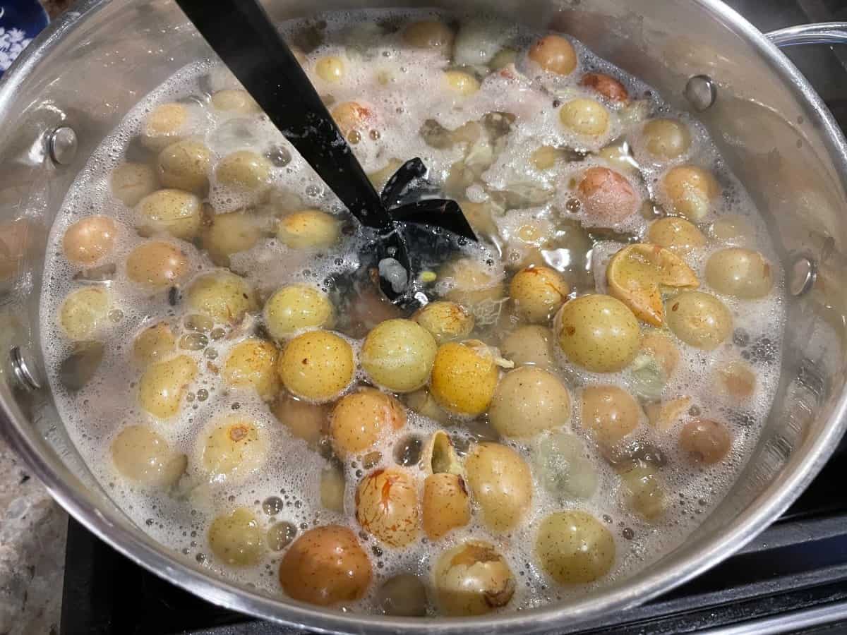 How To Make Southern Muscadine Jelly - Southern Food Junkie